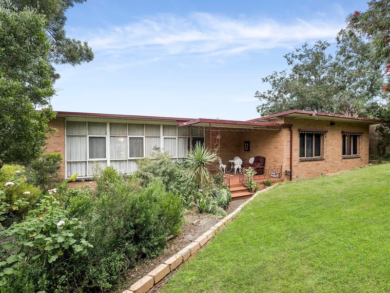 8 Eldorado Street, Strathmore, Vic 3041 - Property Details