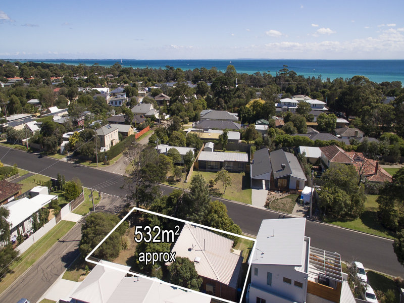 1 Foothills Avenue, McCrae, Vic 3938 - Property Details