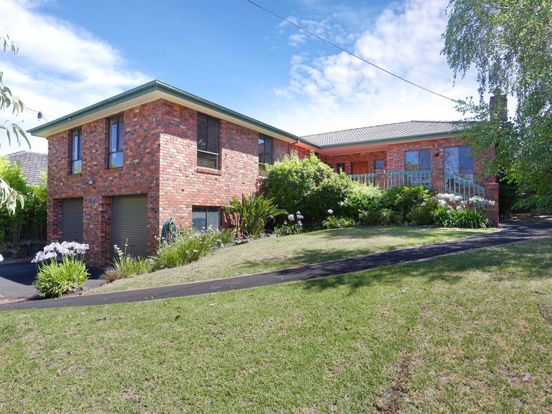 1 Merton Close, Mount Waverley, VIC 3149 - realestate.com.au