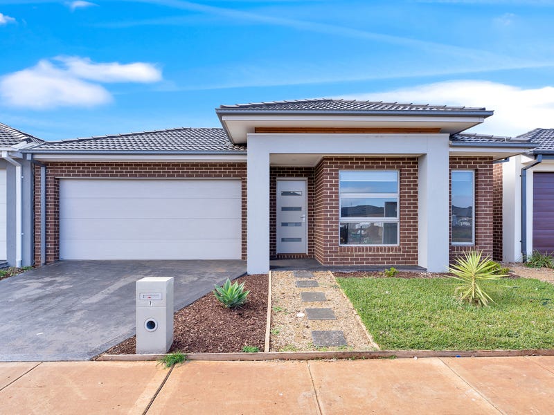 7 Lina Way, Melton South, VIC 3338 - realestate.com.au