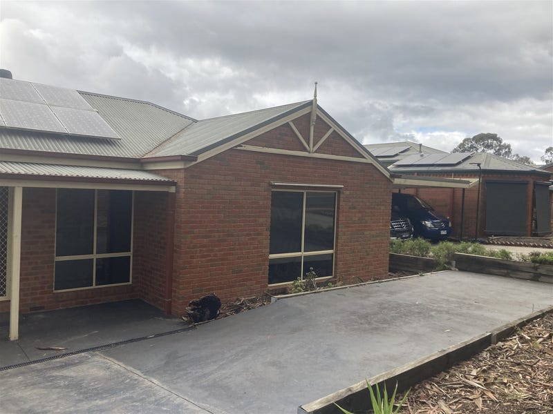 11 Timbarra Drive, Golden Square, VIC 3555 - realestate.com.au