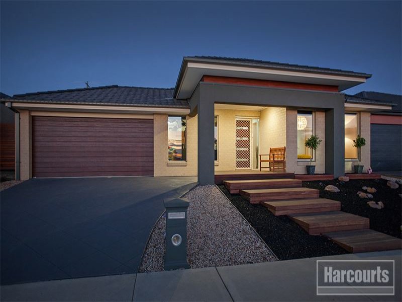 9 Hood Place, Pakenham, VIC 3810 - realestate.com.au