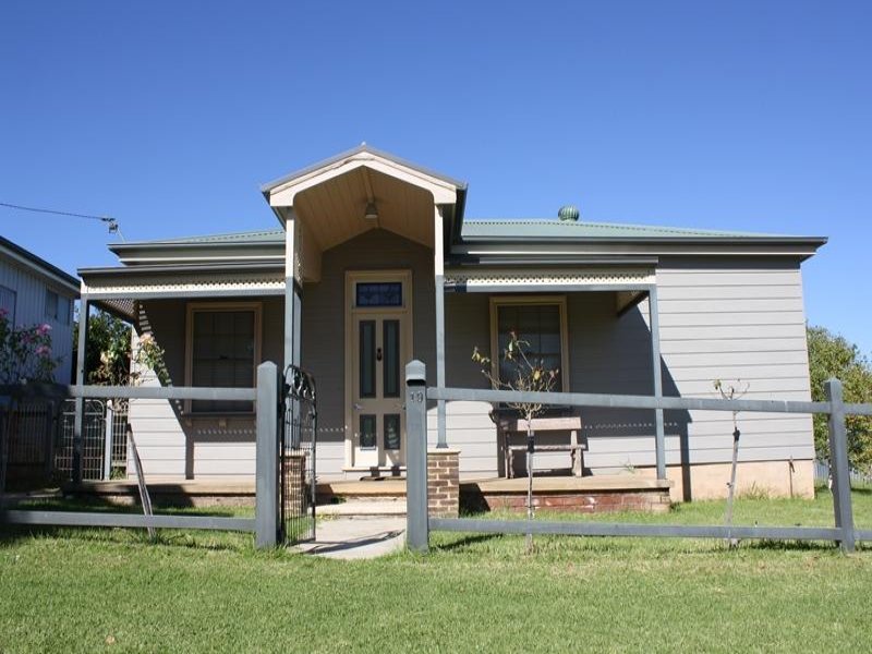 17 George Street, Junee, NSW 2663 - realestate.com.au