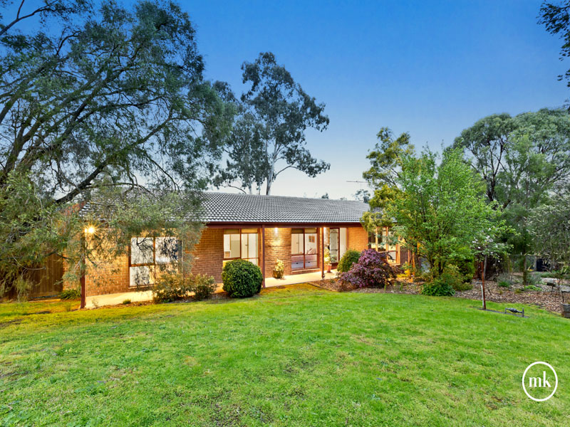 8 Culgoa Court, Eltham, Vic 3095 - Property Details