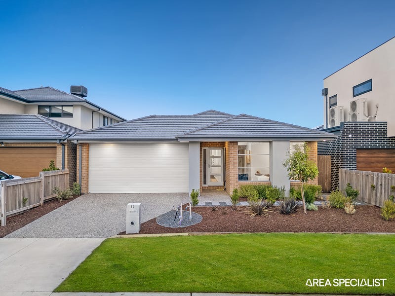 90 Manton Road, Clyde North, VIC 3978 - realestate.com.au