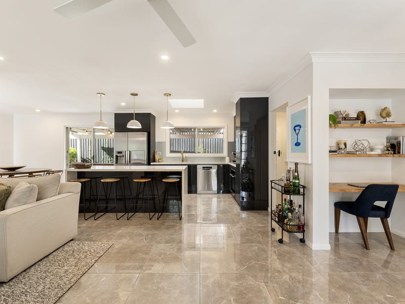 9 Aldora Street, Tarragindi, Qld 4121 - Property Details