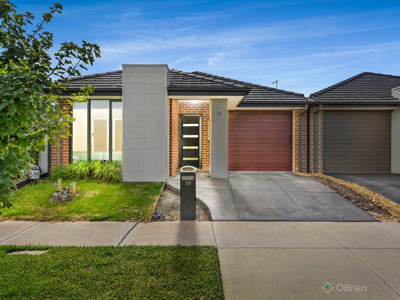 39 Springleaf Avenue, Clyde North, VIC 3978 - realestate.com.au