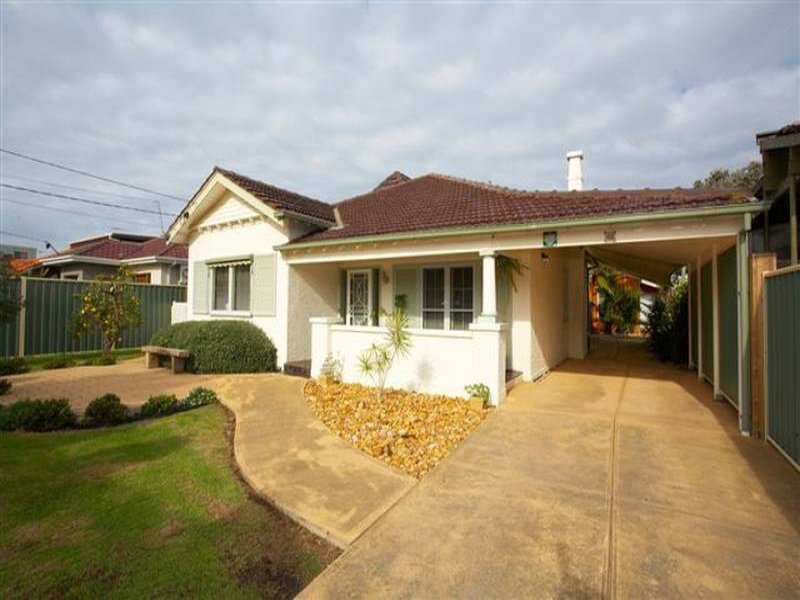 44 Queen Street, Seaholme, VIC 3018 - realestate.com.au