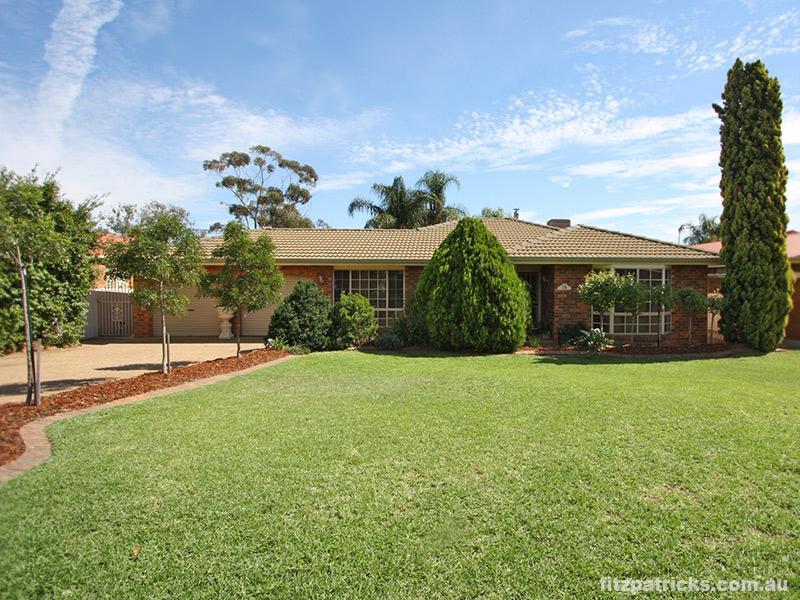 26 Overdale Drive, Bourkelands, NSW 2650 - Property Details