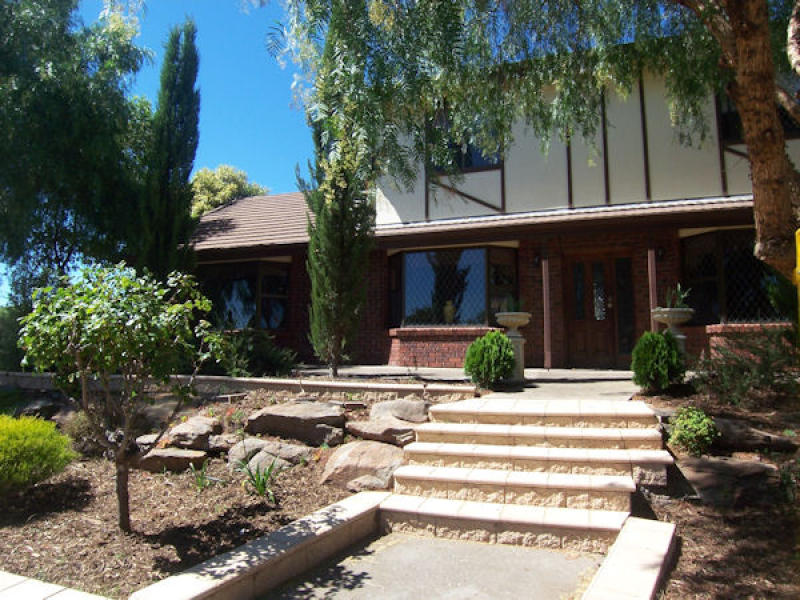 8 Angela Street, Reynella, SA 5161 - realestate.com.au