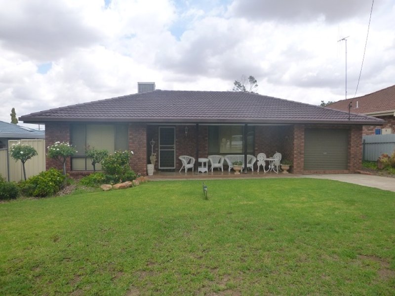 6 Russell Street, Parkes, NSW 2870 - realestate.com.au
