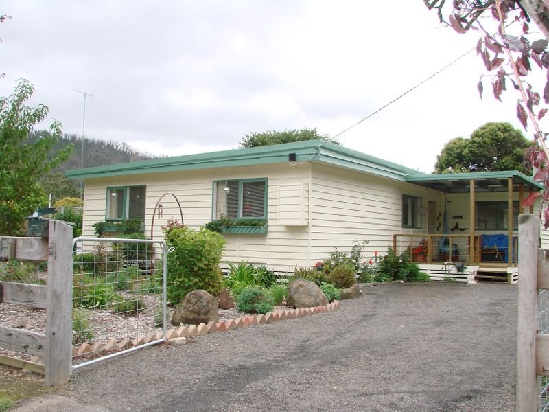 6 Riverside Crescent, Flowerdale, Vic 3717 - Property Details