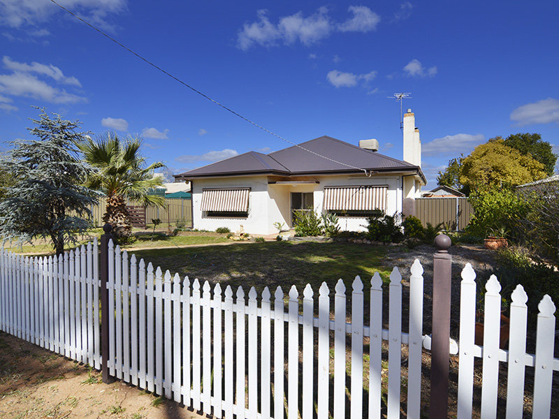 42 Commercial Street, Merbein, VIC 3505 - realestate.com.au