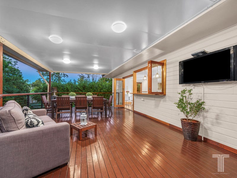 8 Hull Street, Carina, Qld 4152 - Property Details