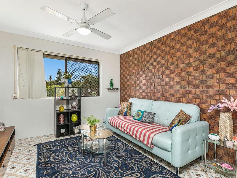 2/110 Pembroke Road, Coorparoo, Qld 4151