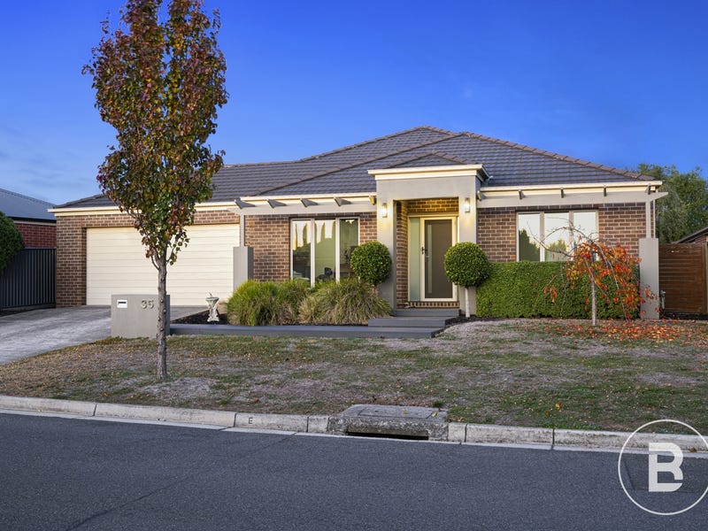 35 Dorset Drive, Alfredton, Vic 3350 - Property Details