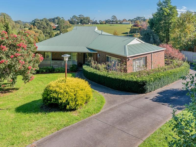 2 HUNTER CLOSE, Drouin, Vic 3818 - Property Details