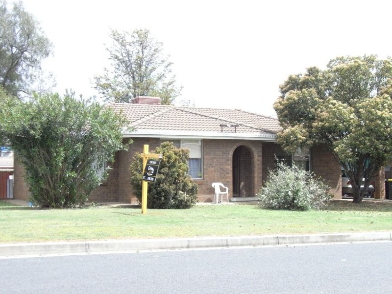 12 Macgregor Street, West Tamworth, NSW 2340 - realestate.com.au
