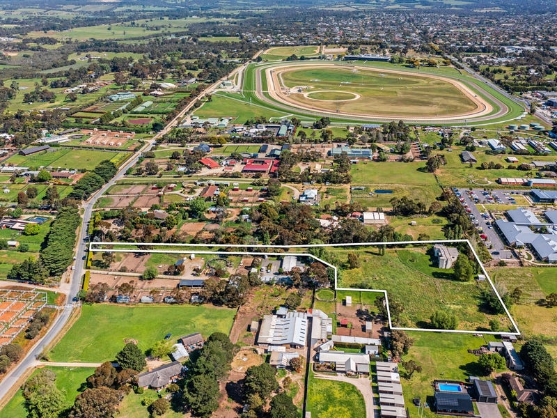 211 Roberts Road, Mornington, Vic 3931 - Property Details