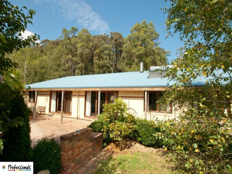 210 Riverside Drive, Warburton, VIC 3799 - realestate.com.au