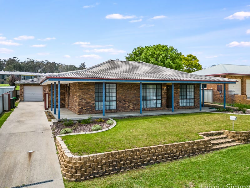 9 Ishbell Drive, Armidale, NSW 2350 - Property Details 9 Ishbell Drive, Armidale, NSW 2350 - Property Details