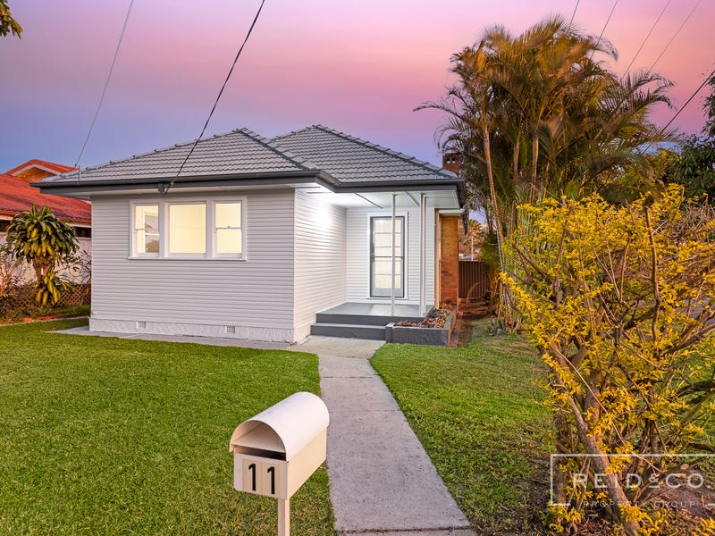 11 Davis Street, Redcliffe, Qld 4020 - Property Details