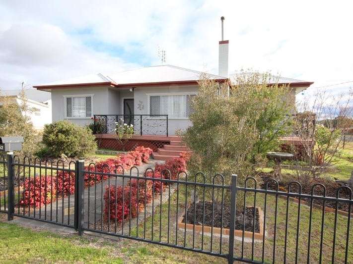 52 Merinda Street, Wallangarra, Qld 4383 - Property Details