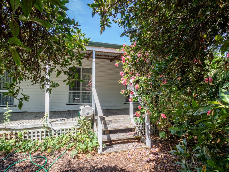 12 Skeer Street, Millicent, SA 5280 - Property Details