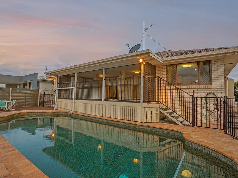 10 Weatherly Avenue, Mermaid Waters, QLD 4218 - realestate.com.au