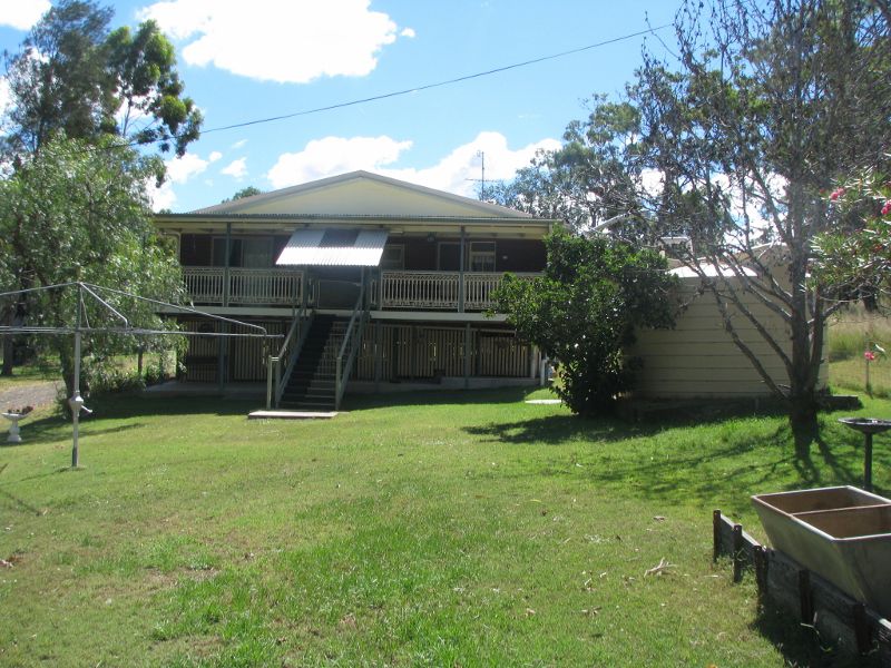 27 Lester Street, Pratten, Qld 4370 - Property Details