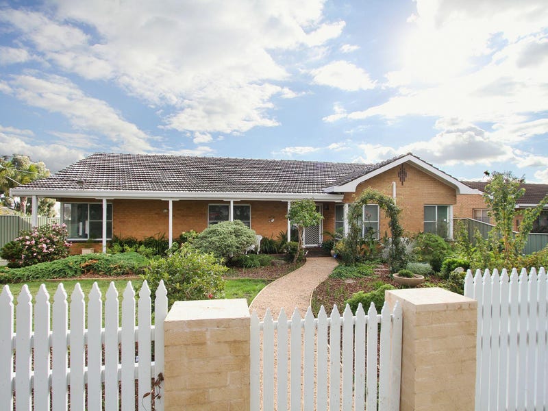 28 Clark Street, Heyfield, VIC 3858 - realestate.com.au