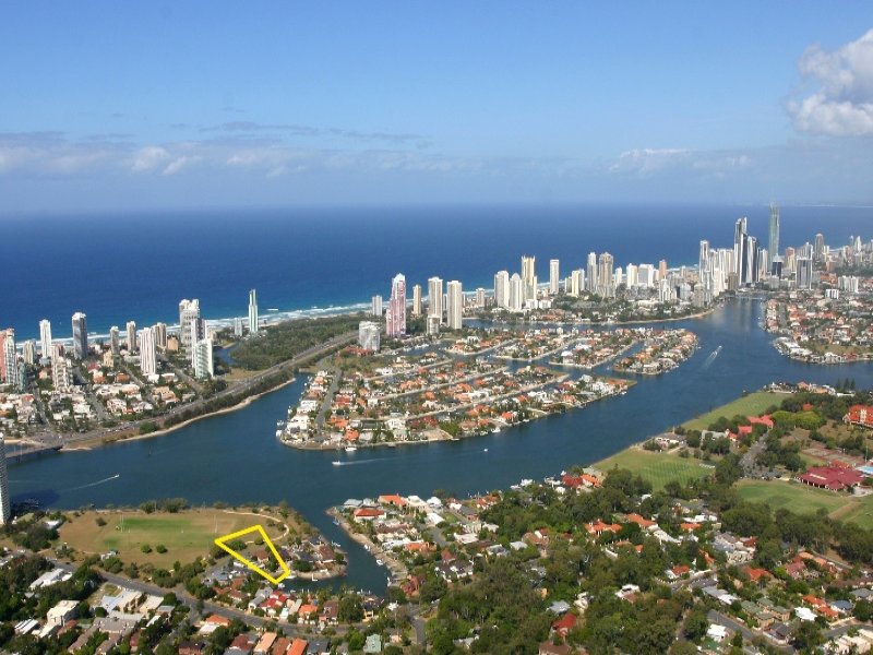 8 Biggs Place, Southport, QLD 4215 - realestate.com.au