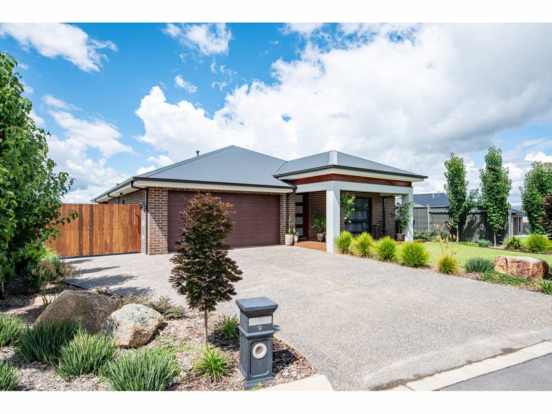9 Billabong Place, Thurgoona, NSW 2640 - Property Details