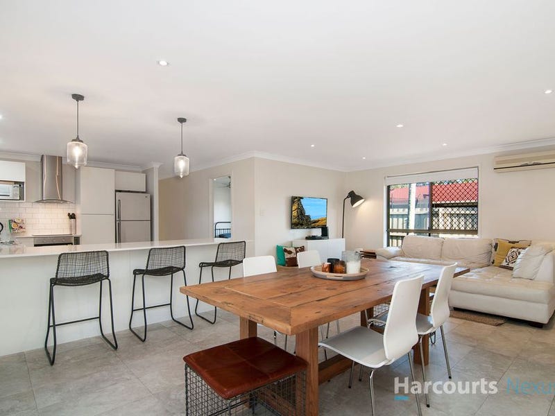 14 Davidson Place, Carrara, Qld 4211 - Property Details