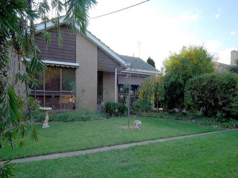 39 Michie Street, Elmore, Vic 3558 - Property Details