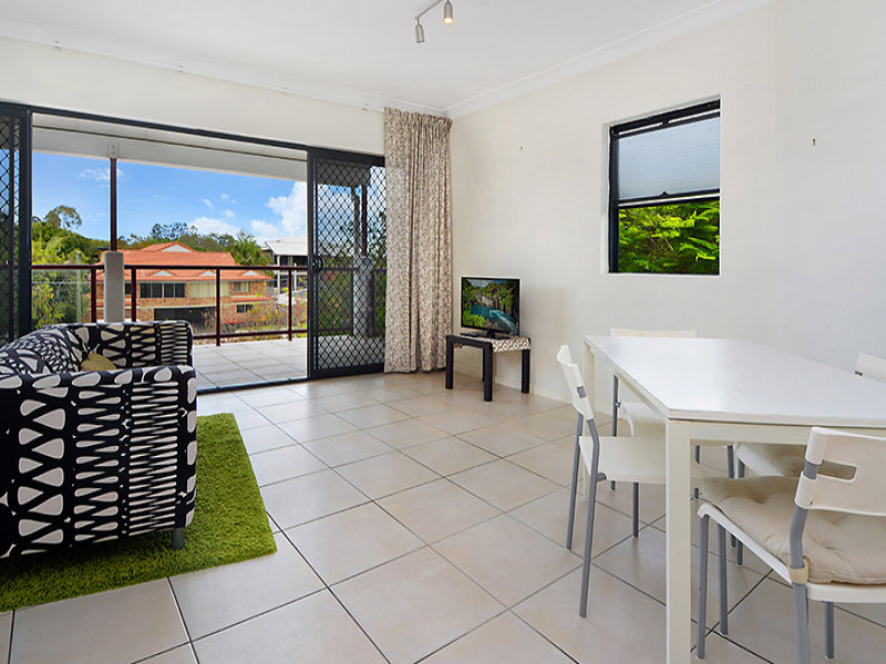 5/94 Nudgee Rd, Hamilton, Qld 4007 - Property Details