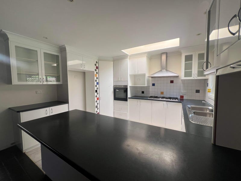 8 Niddrie Drive, Middle Ridge, QLD 4350 - realestate.com.au