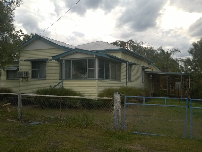 34 Robinson Street, Warra, Qld 4411 - Property Details