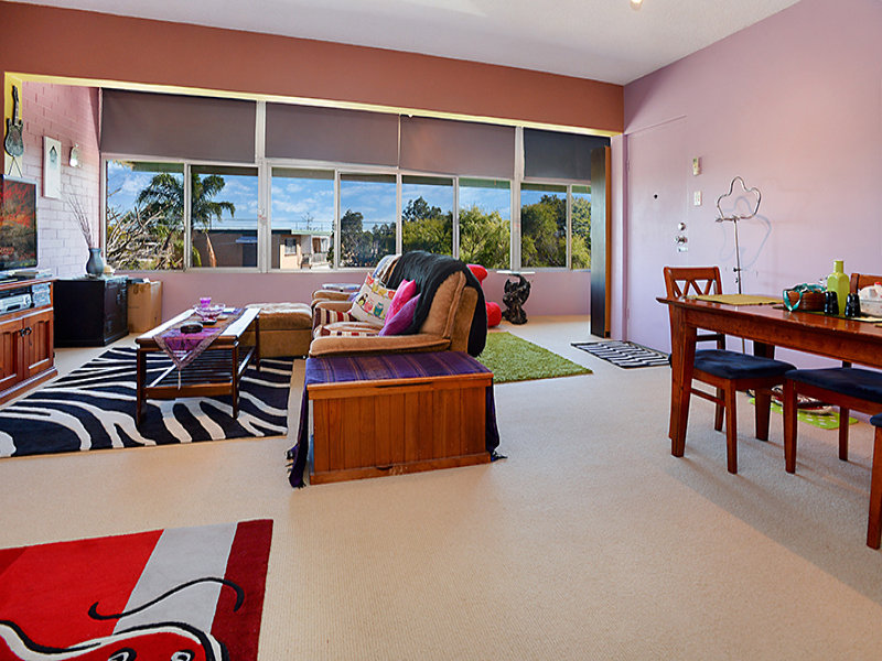 2/11 Raby Road, Coorparoo, Qld 4151 - Property Details