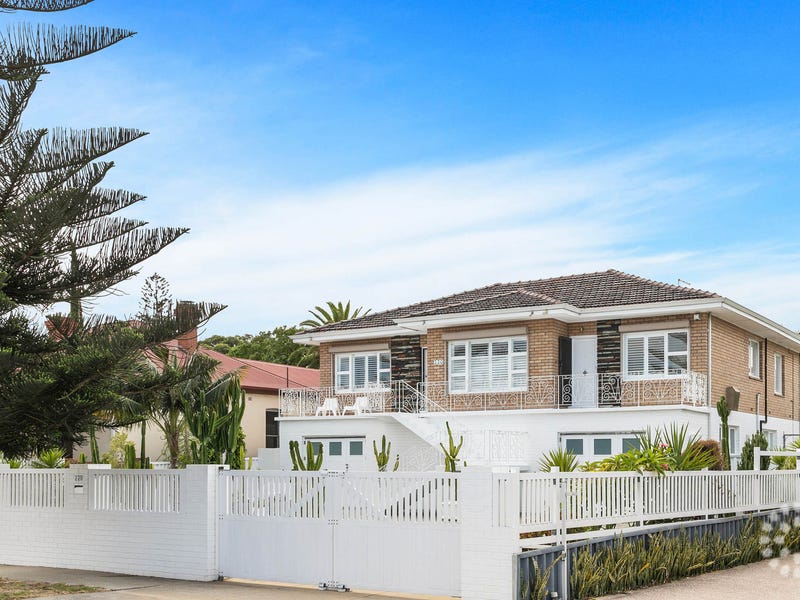 220 Hampton Road, Beaconsfield, WA 6162 - Property Details