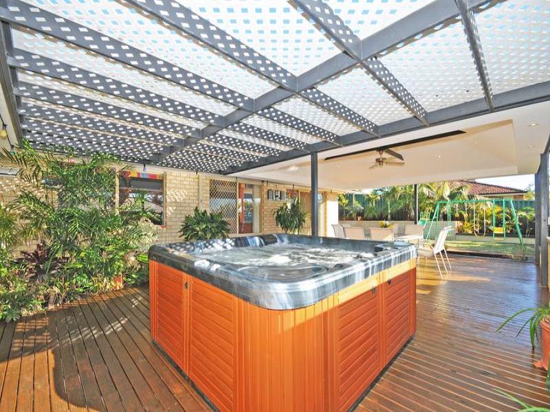 22 Castlegate Way, Woodvale, WA 6026 - realestate.com.au
