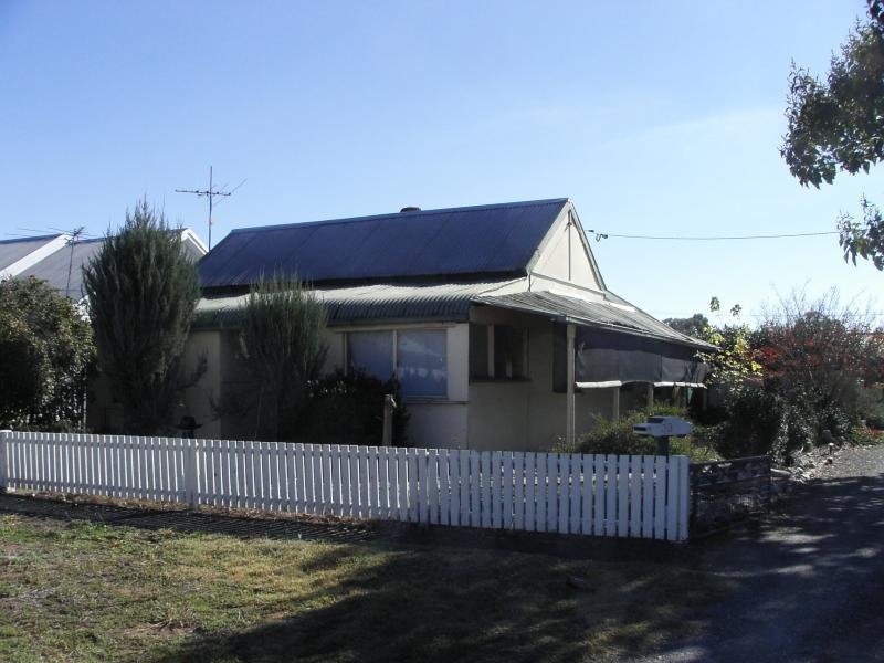 33 Victoria St, Howlong, NSW 2643 - Property Details