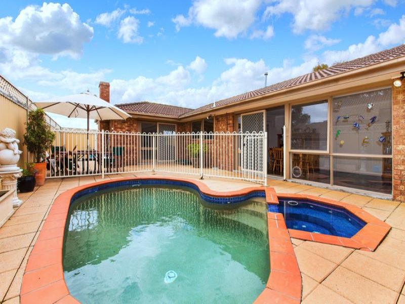 95 Tarongo Drive, Aspendale, Vic 3195 - Property Details