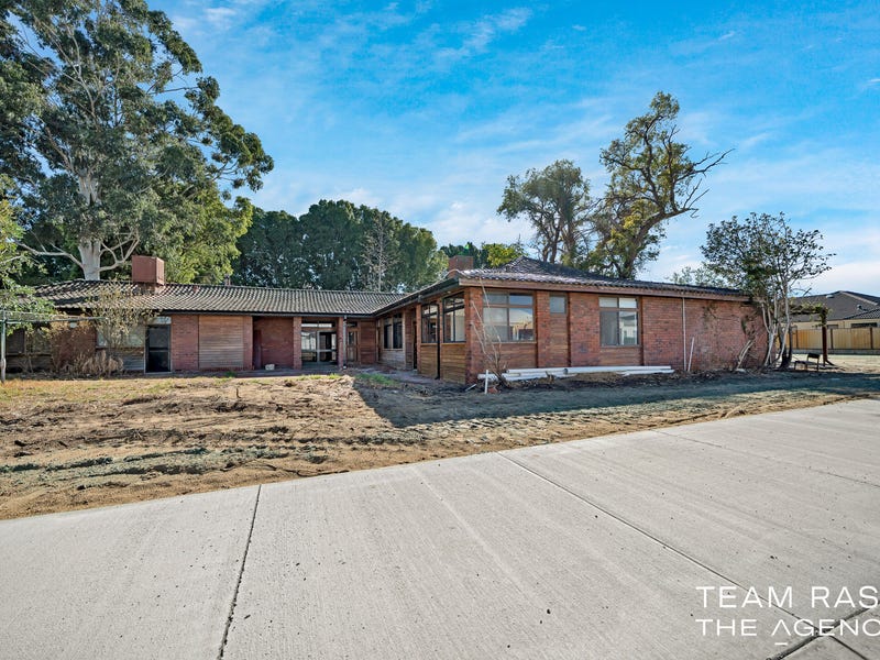 10 Russell Road, Madeley, WA 6065 - Property Details