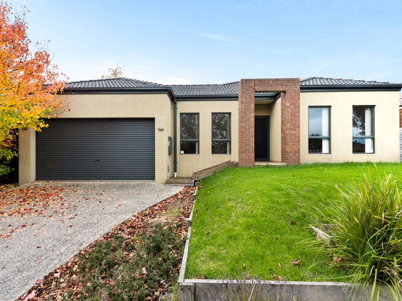 39 Botanic Drive, Pakenham, Vic 3810 - Property Details