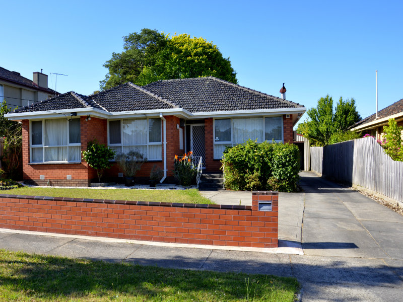62 Delmore Cres, Glen Waverley, VIC 3150 - realestate.com.au