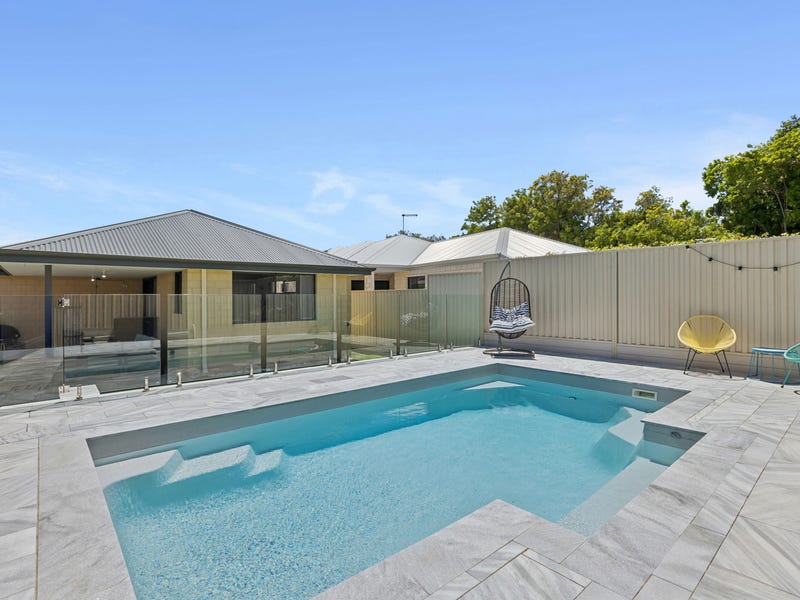 33 NEWCOMBE WAY, Padbury, WA 6025 - Property Details