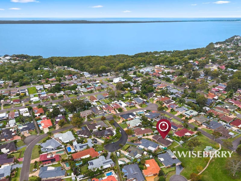 4 Stamford Close, Kanwal, NSW 2259 - Property Details