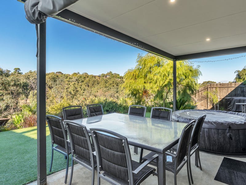32 Willowbrae Way, Bannockburn, Vic 3331 - Property Details