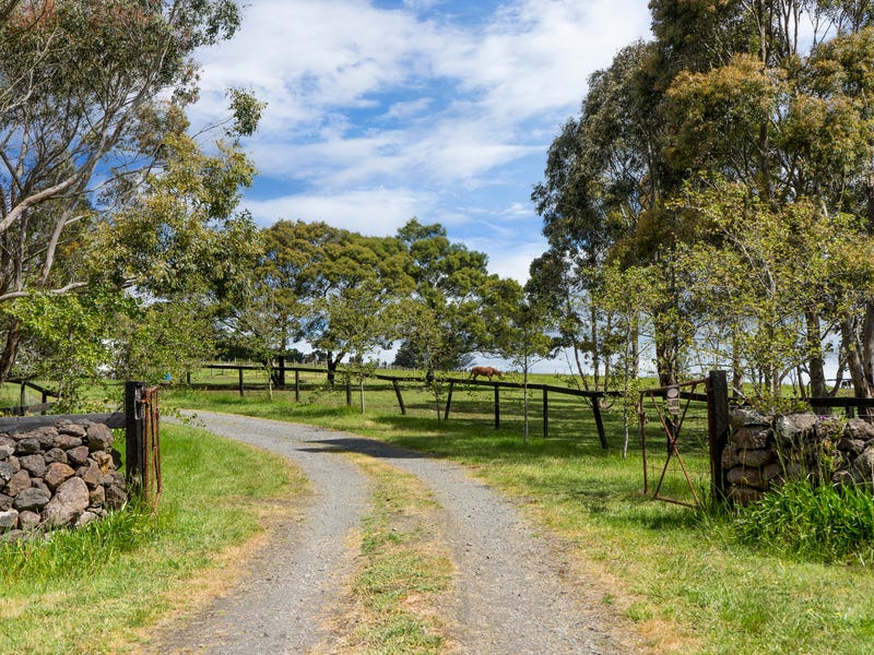 817 Ballan-egerton Road, Mount Egerton, VIC 3352 - realestate.com.au